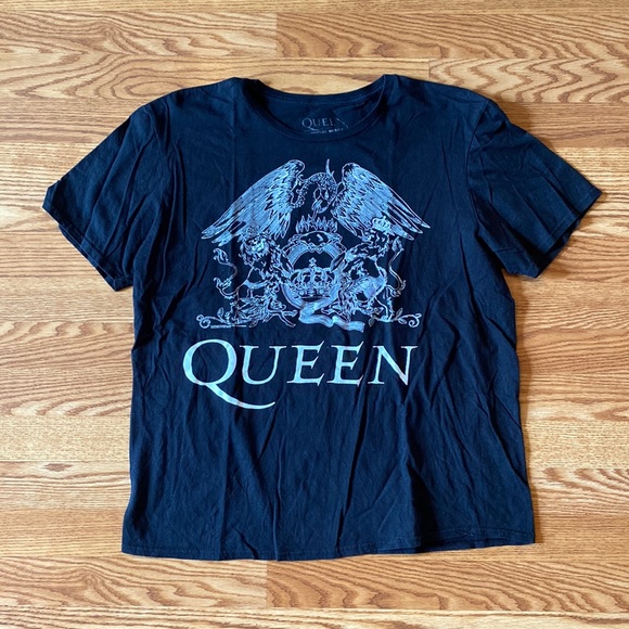 Shirts | Queen White Band Logo Tshirt | Poshmark